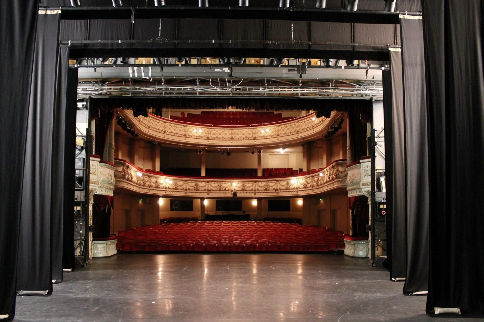 Aleksanterin teatteri - Senaatti